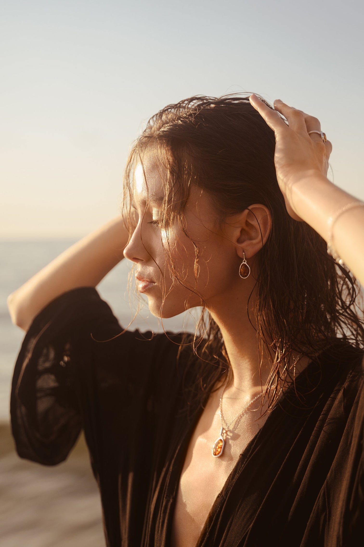 ELEMENTS Amber Pendant Necklace - Modern Amber Jewellery Collection ...